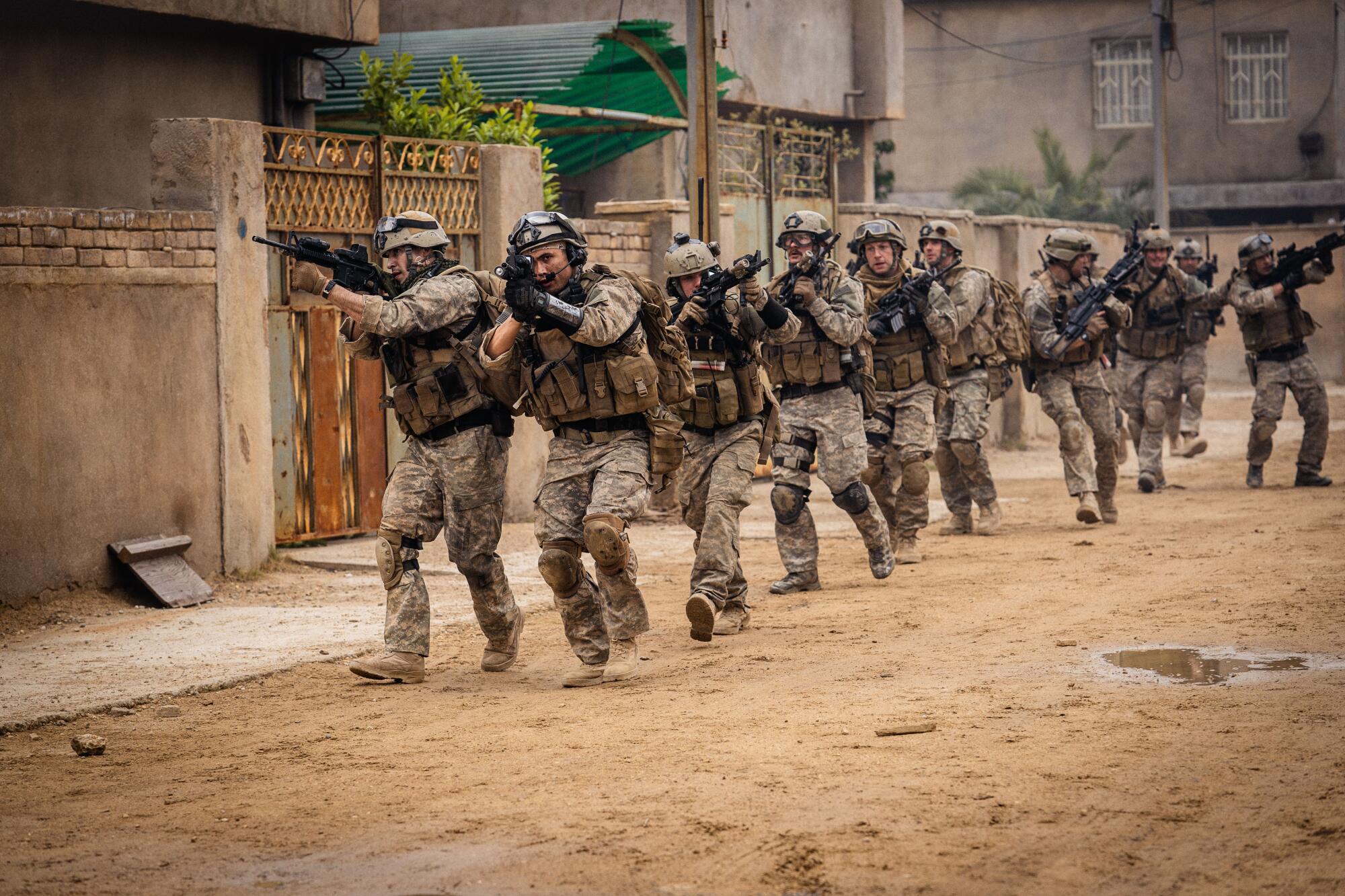 WARFARE DEPICTS A REAL TIME TRUE ENCOUNTER OF NAVY SEALS IN IRAQ – Over ...